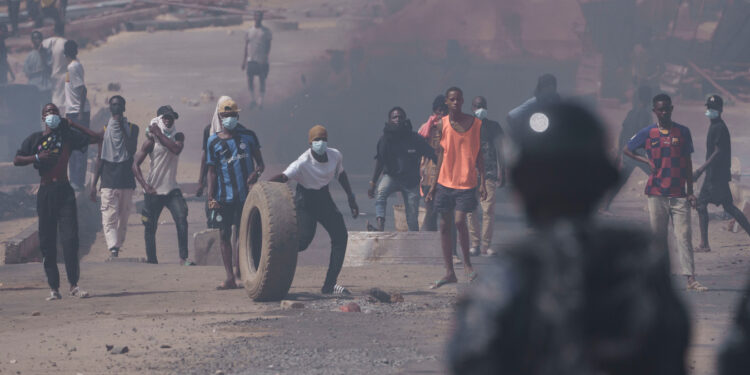 Montée Des Tensions Au Sénégal Suite à La Condamnation De Lopposant